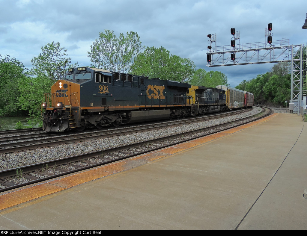 CSX 906 and 514